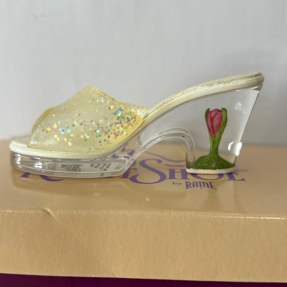 Just The Right Shoe | Accents | Just The Right Shoe Crocus 258 1999 ...